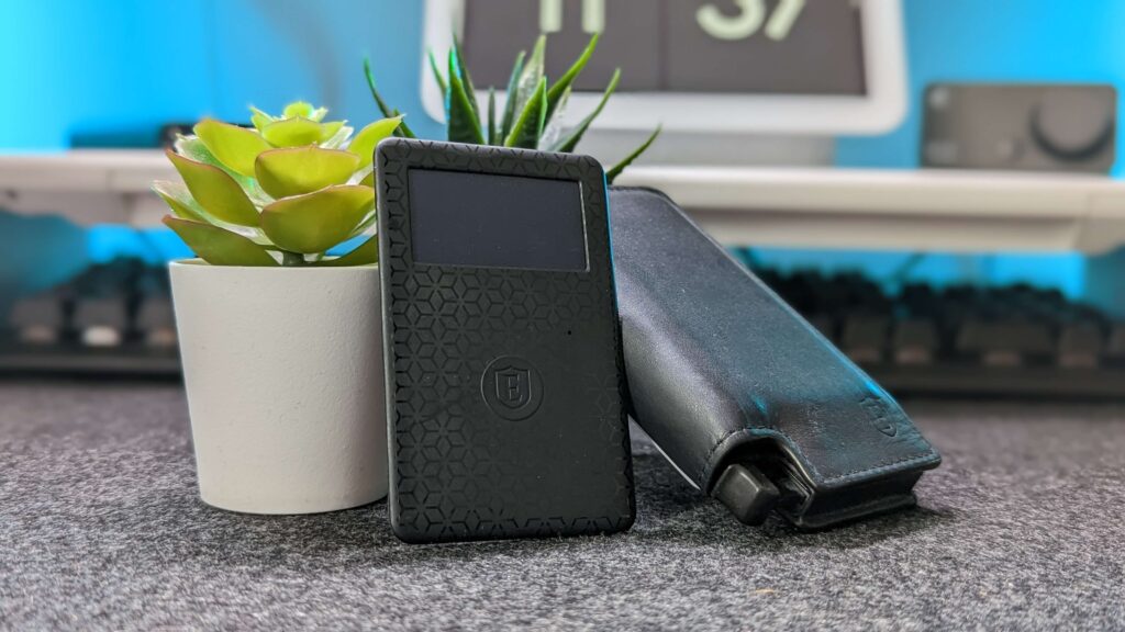 6 Awesome Gadgets You Need For Your EDC in 2023