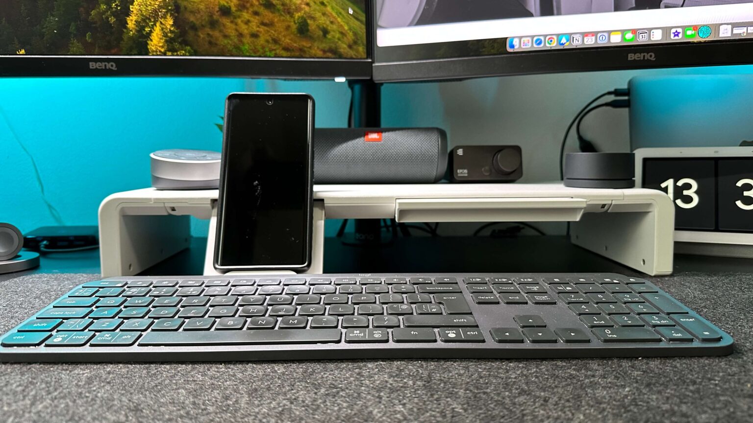 10 Awesome Things I Have On My Desk - January 2024